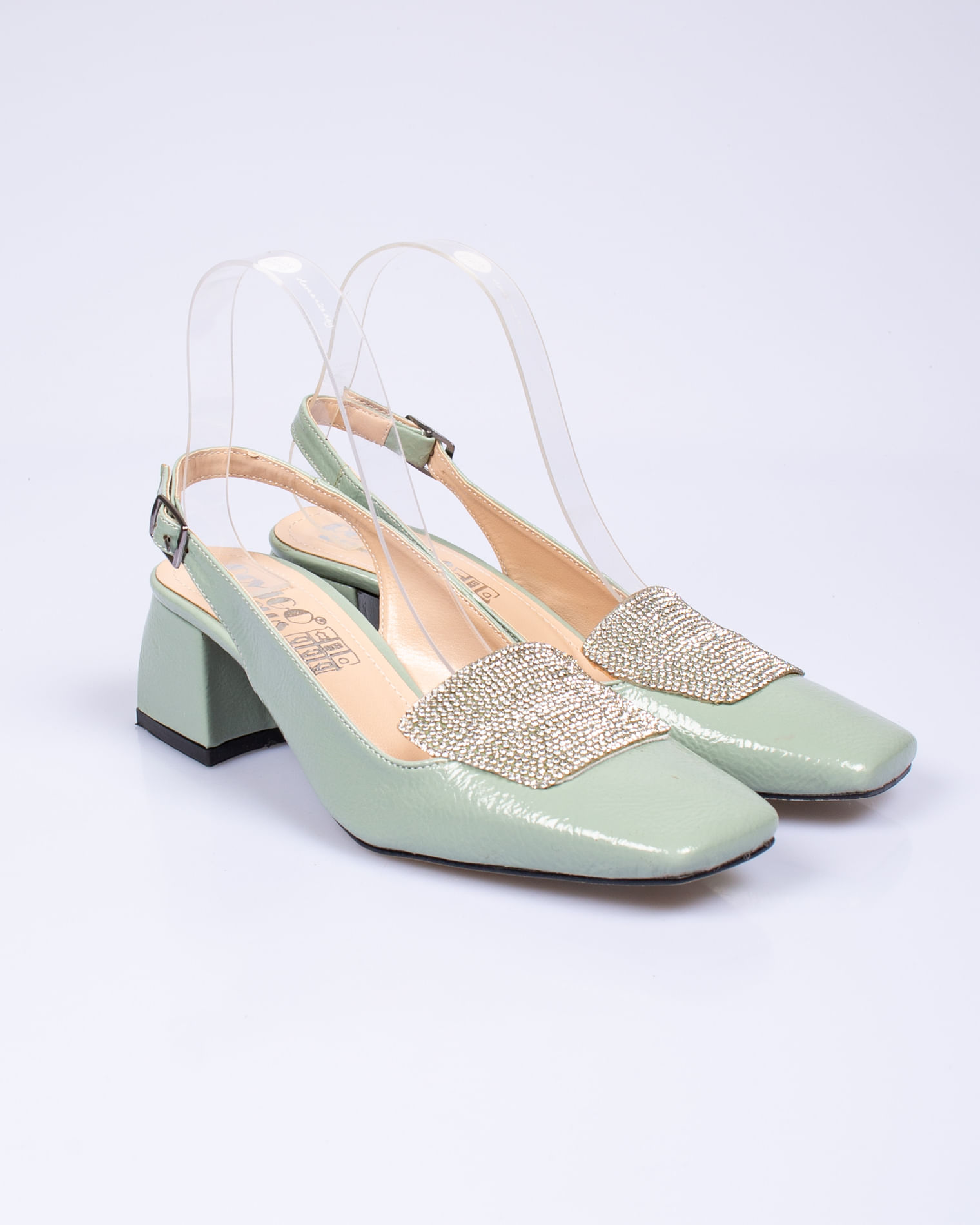 Pantofi decupati la spate cu aplicatii - Miniprix