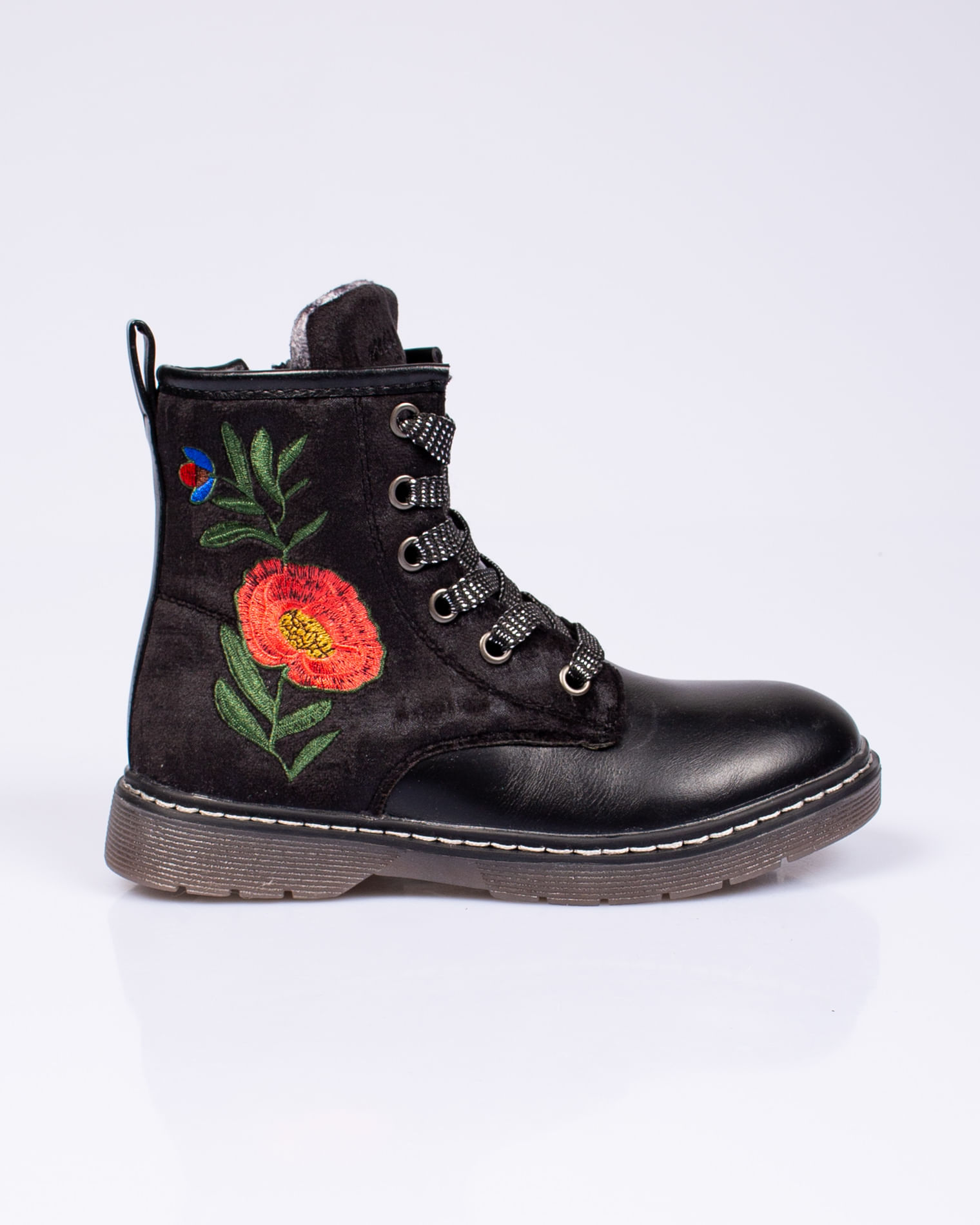 Ghete comode cu siret si model floral brodat - Miniprix